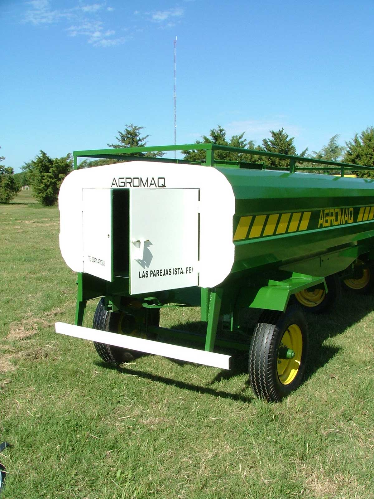 Acoplado tanque 3000 Lts. - AGROMAQ